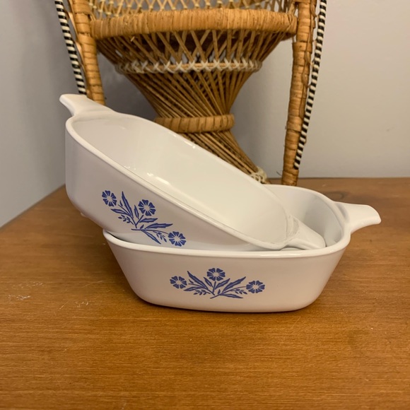 Corningware | Kitchen | Set Of 2 Corning Ware Dishes | Poshmark